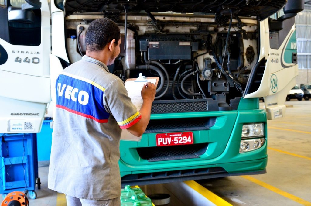 Cofipe inaugura concessionária Iveco em Santos (SP) - Transporte Mundial
