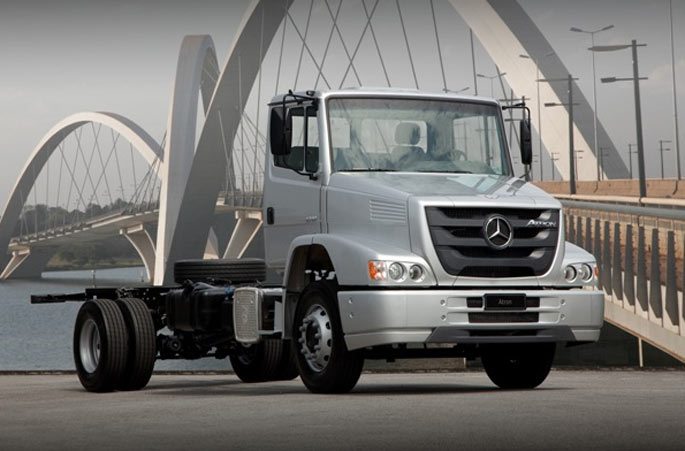 mercedes-atron-01 - Transporte Mundial