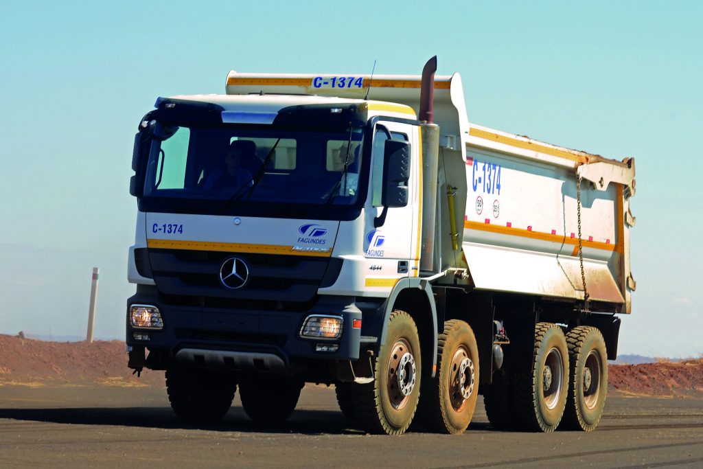Actros 4844: opção da Mercedes para enfrentar os suecos - Transporte ...