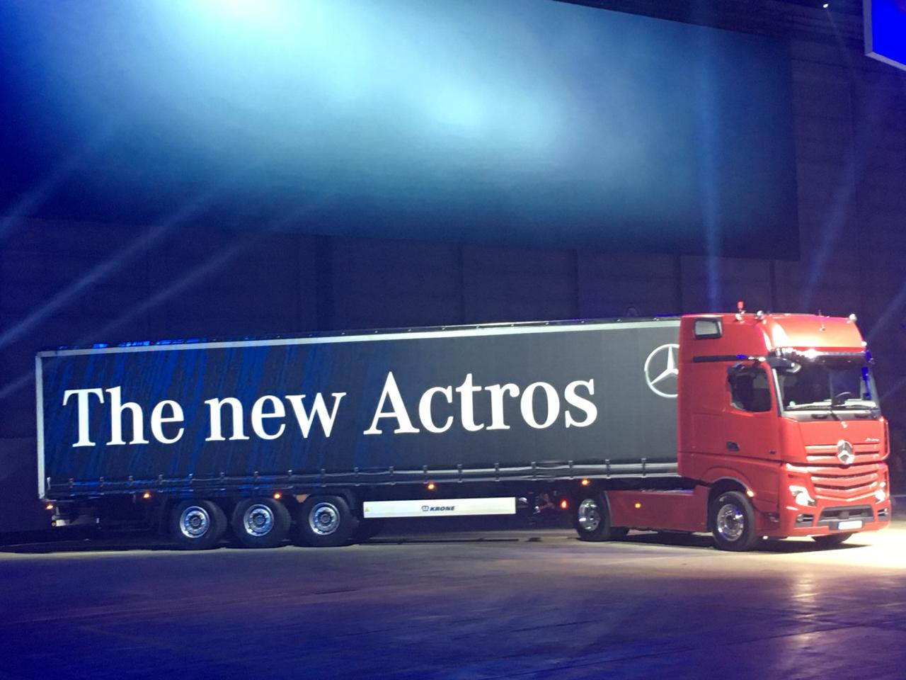 Novo Actros traz de série tecnologias do futuro - Transporte Mundial