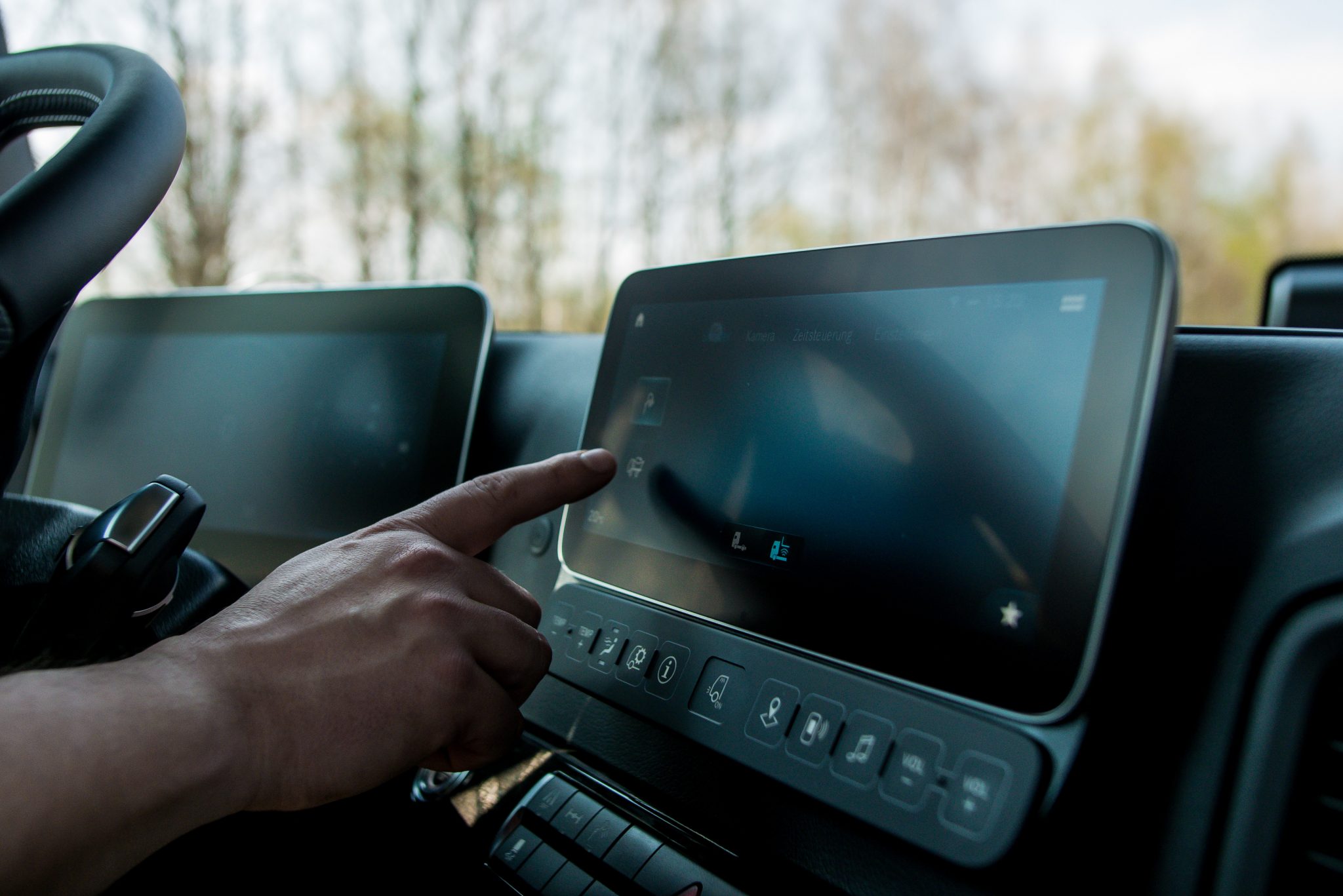 Mercedes-Benz Lkw: Der neue Arocs mit Multimedia Cockpit - für jeden ...