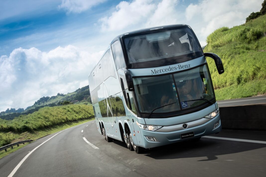 Mercedes-Benz lança três novos chassis de ônibus rodoviário ...