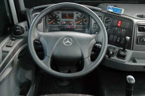 Mercedes-Benz Axor 2540 pode ser boa opção entre caminhões usados ...