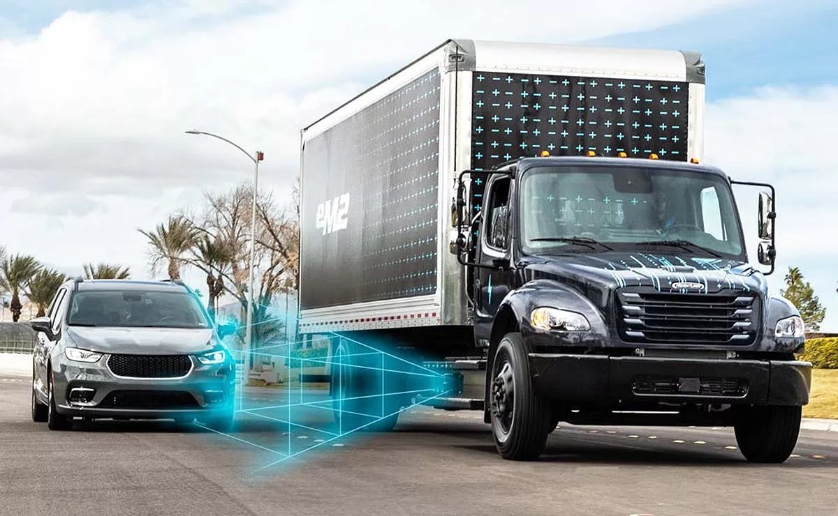 Freightliner eM2 estreia nos EUA na versão elétrica para uso urbano ...