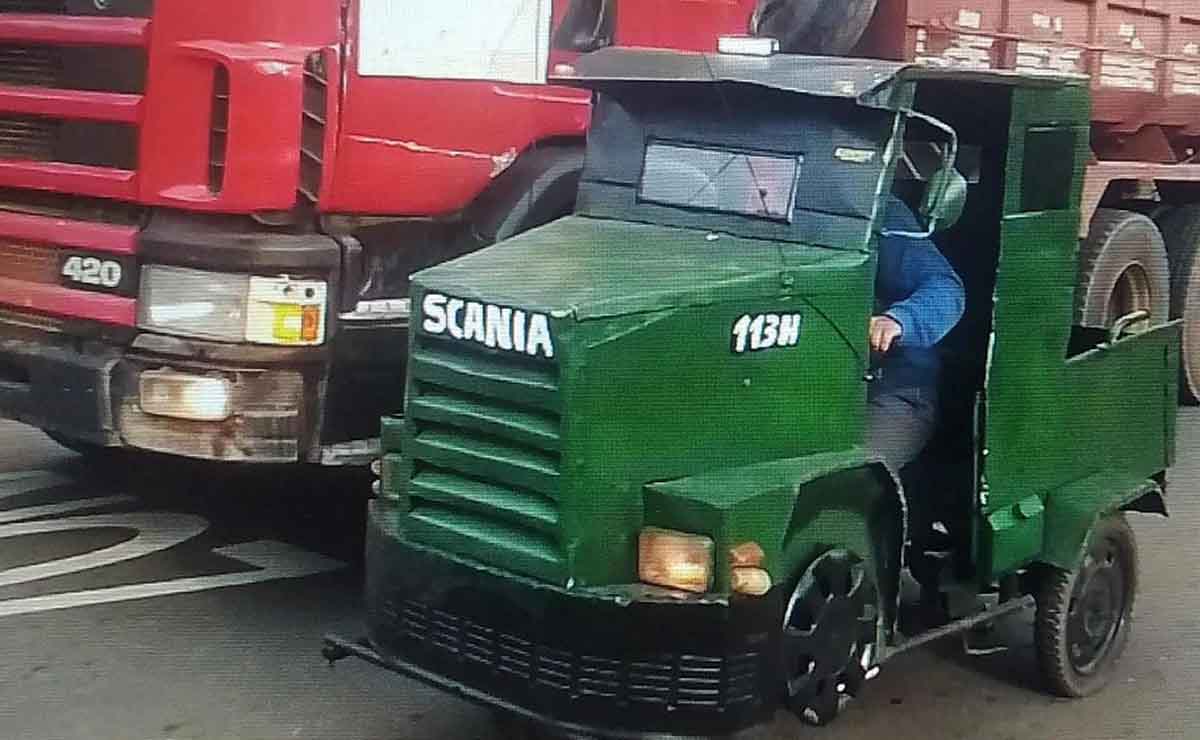 Fã constrói Scania 113H em chassi de motocicleta - Transporte Mundial
