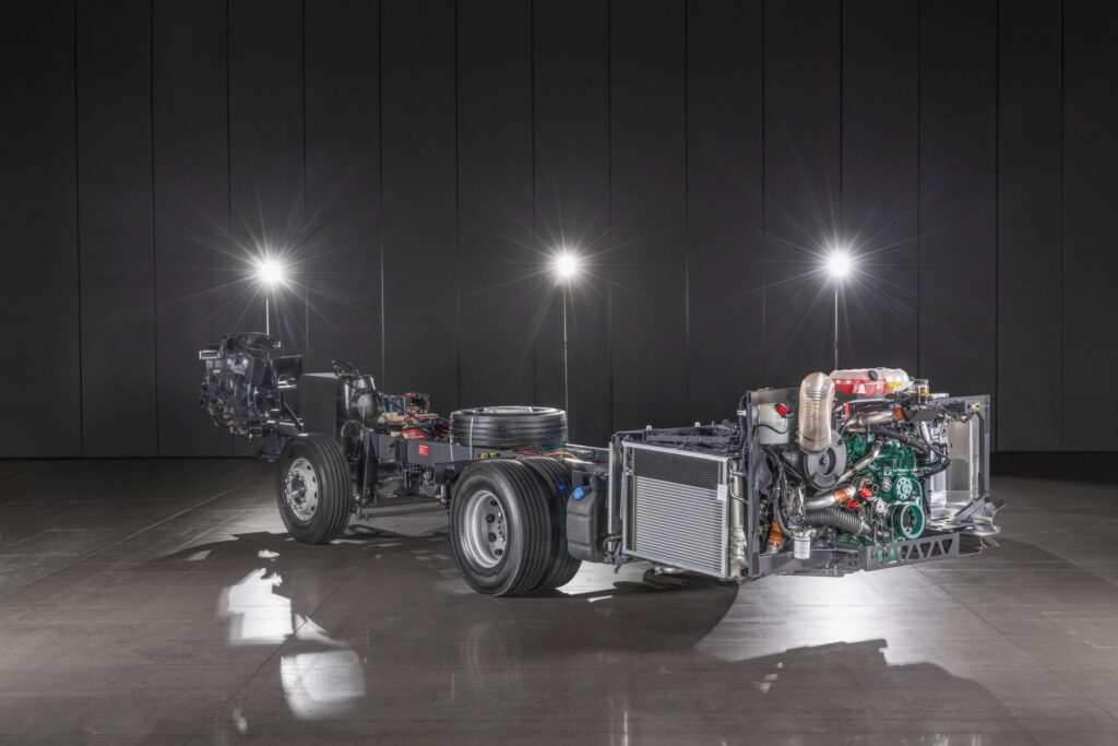 Chassi Volvo B320R tem novo motor e outras novidades - Transporte Mundial