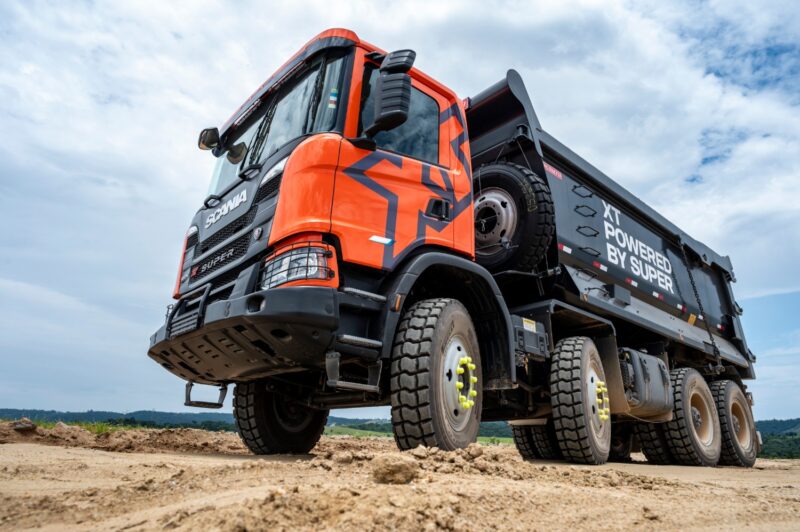 Scania XT Heavy Tipper completa linha off road da marca - Transporte ...