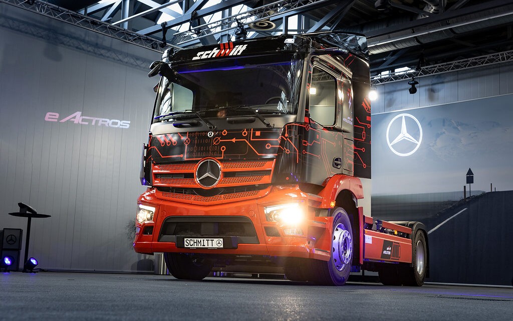 Mercedes-Benz Trucks quer eletrificar a logística na fábrica de Wörth ...